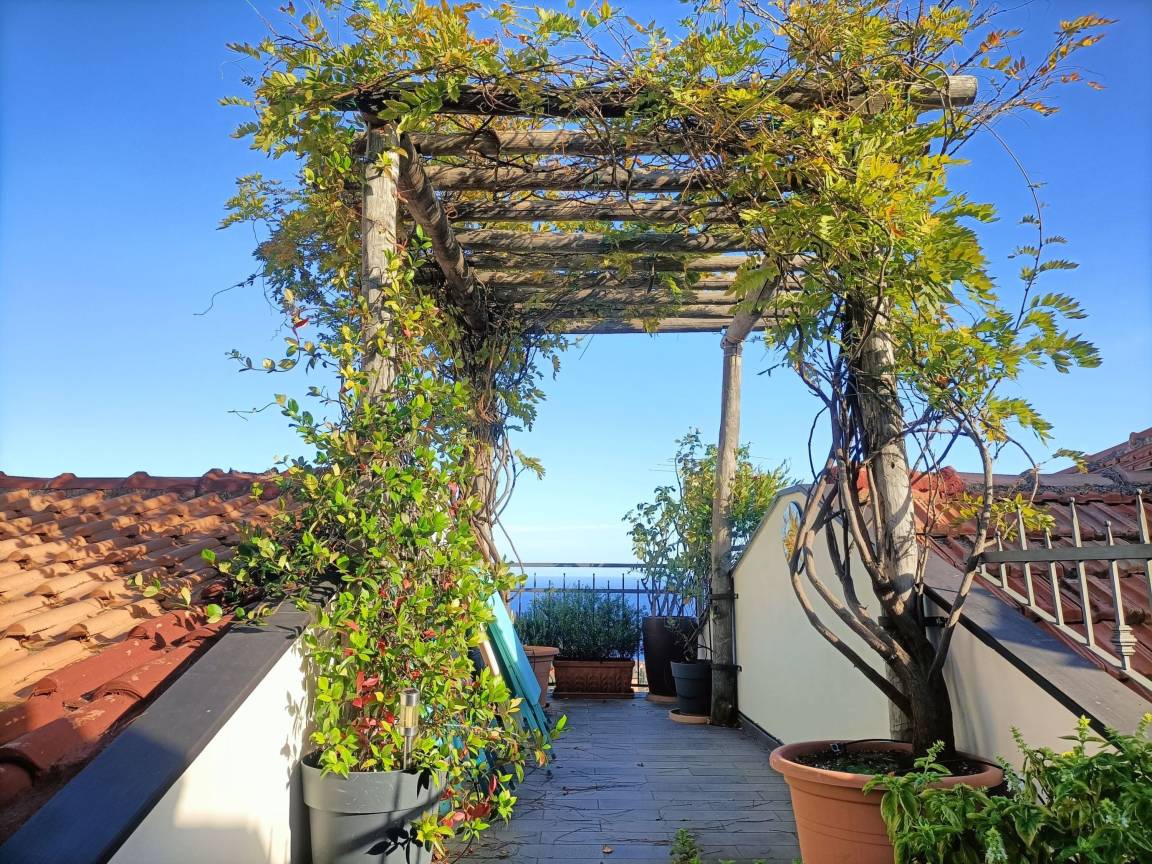 143 M² Ferienhaus ∙ 1 Schlafzimmer ∙ 8 Gäste - Alassio