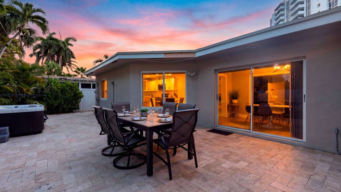 205 M² Ferienhaus ∙ 3 Schlafzimmer ∙ 8 Gäste - Fort Lauderdale, FL