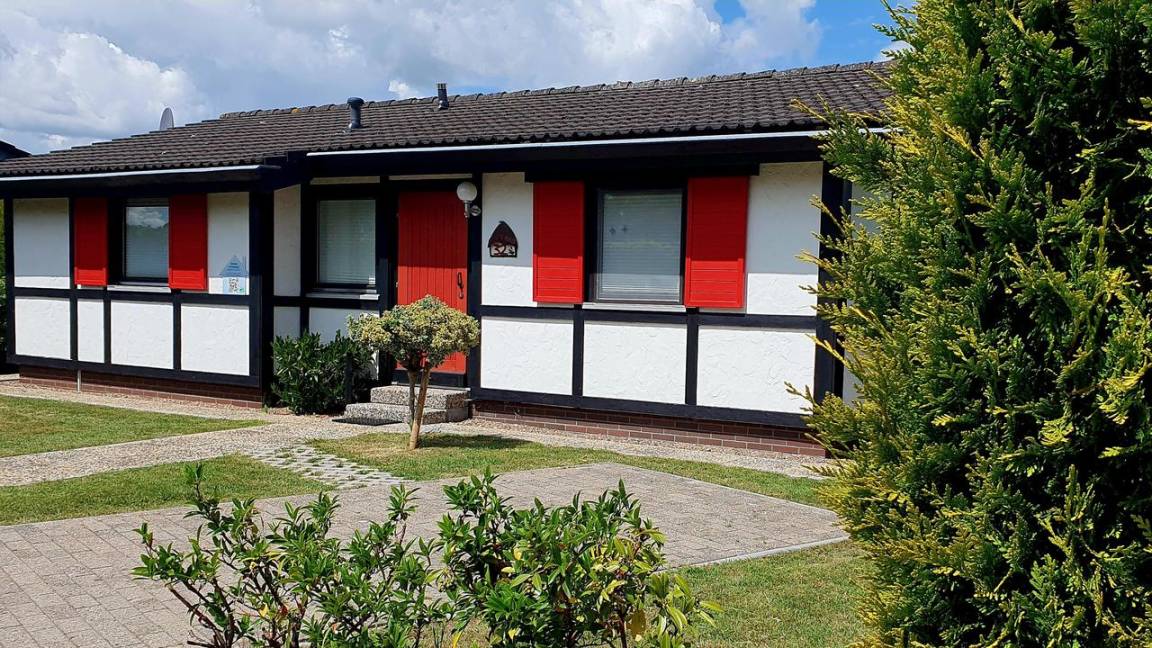 62 M² Ferienhaus ∙ 2 Schlafzimmer ∙ 5 Gäste - Nordenham