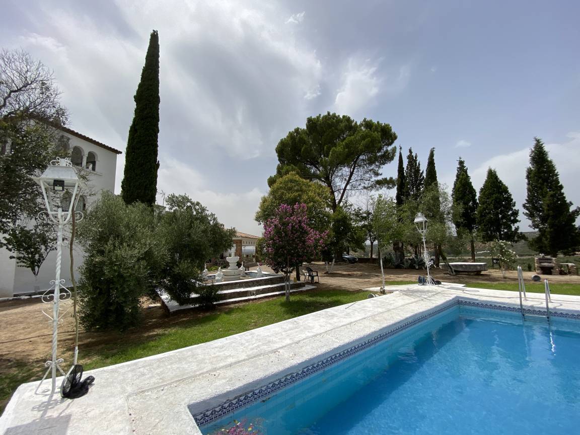 400 M² Villa ∙ 6 Bedrooms ∙ 12 Guests - Mengíbar