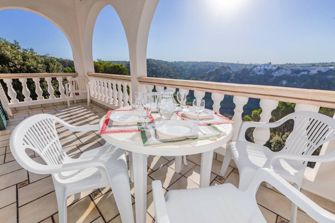 150 M² Villa ∙ 4 Bedrooms ∙ 8 Guests - Cala Galdana