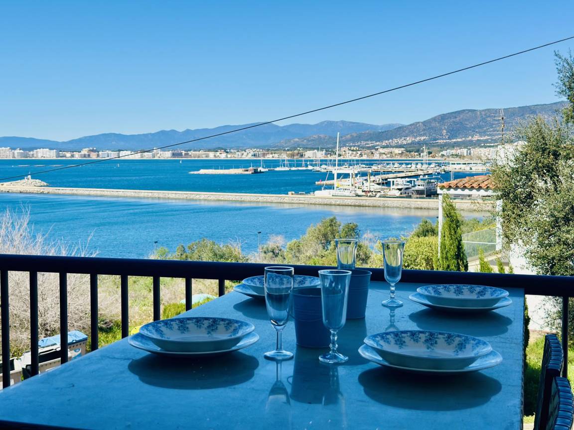 44 M² Apartment ∙ 3 Bedrooms ∙ 6 Guests - Cadaqués