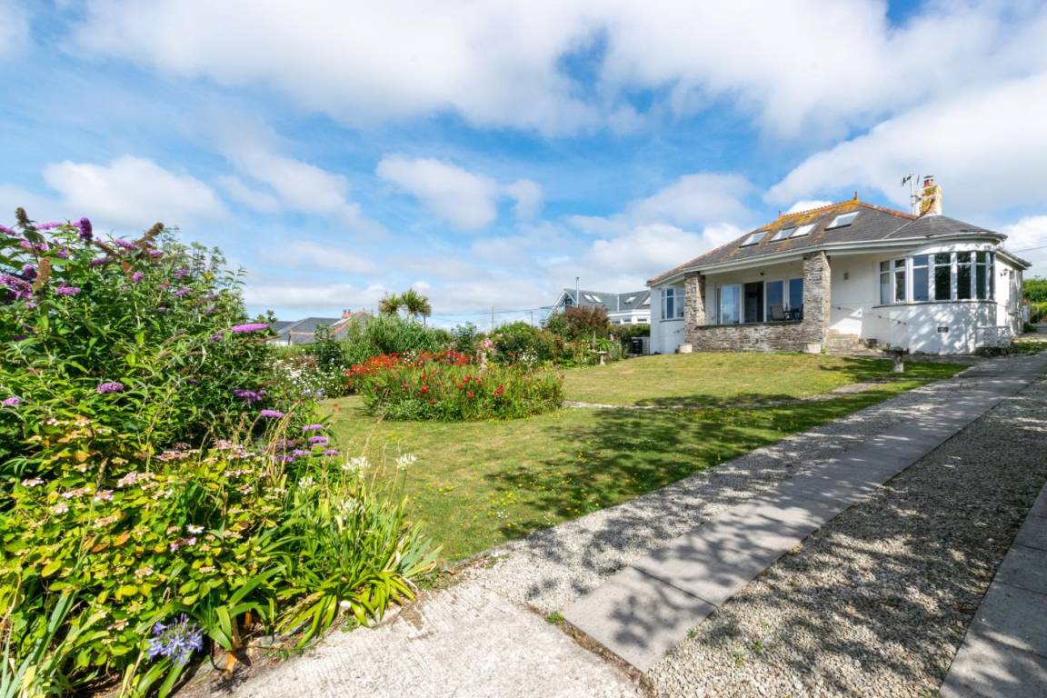 Cottage ∙ 3 Bedrooms ∙ 6 Guests - Constantine Bay