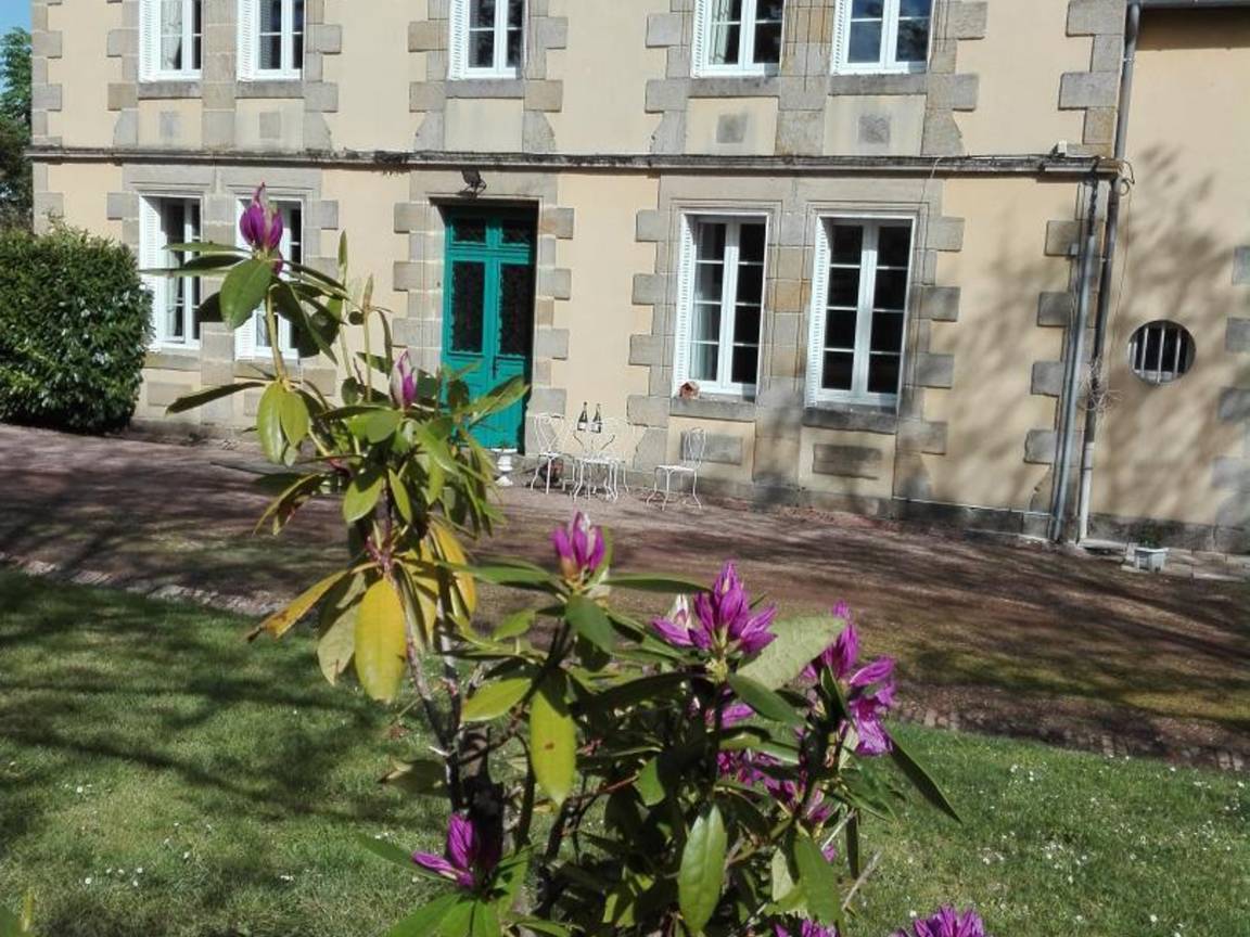 190 M² Cottage ∙ 6 Chambres ∙ 15 Personnes - Auvergne