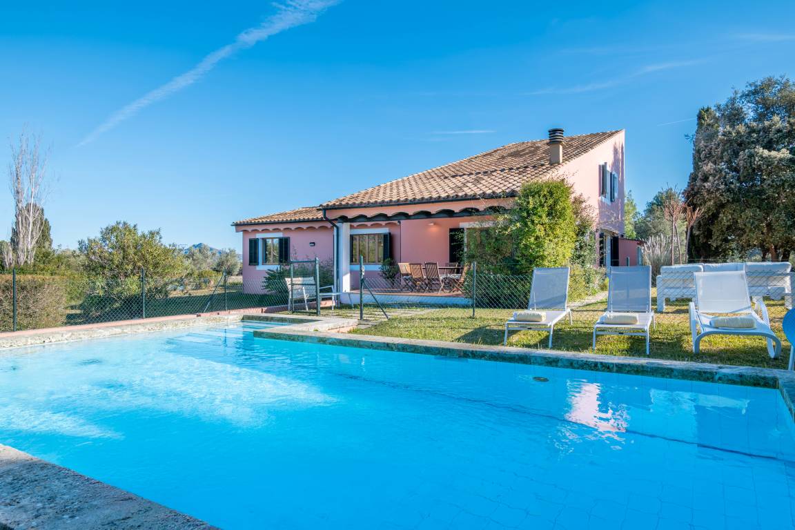 150 M² Villa ∙ 4 Bedrooms ∙ 8 Guests - Pollença