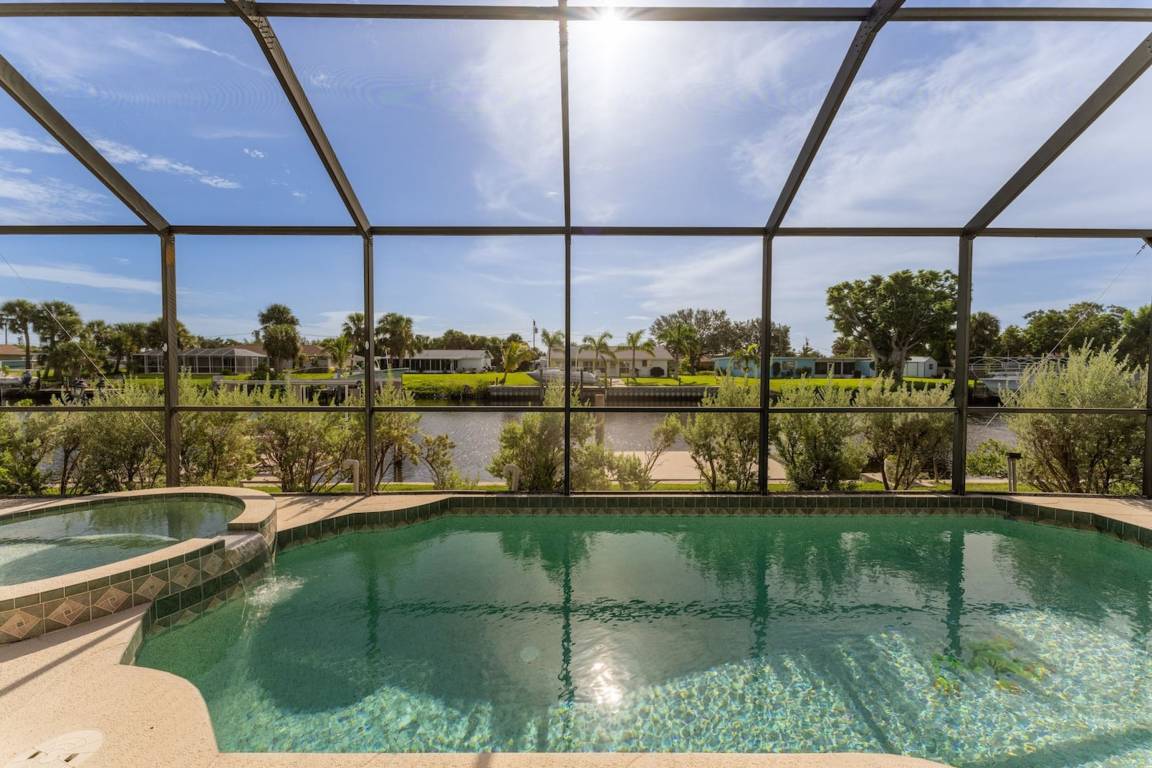 148 M² House ∙ 2 Bedrooms ∙ 6 Guests - Port Charlotte, FL