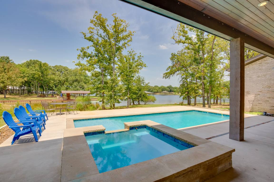 390 M² House ∙ 5 Bedrooms ∙ 18 Guests - Log Cabin, TX