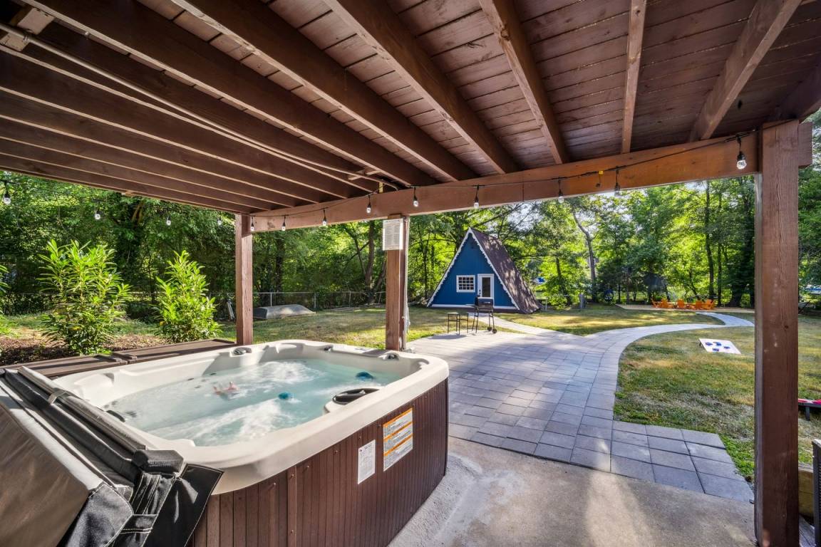 Cabin ∙ 5 Bedrooms ∙ 16 Guests - Maryland