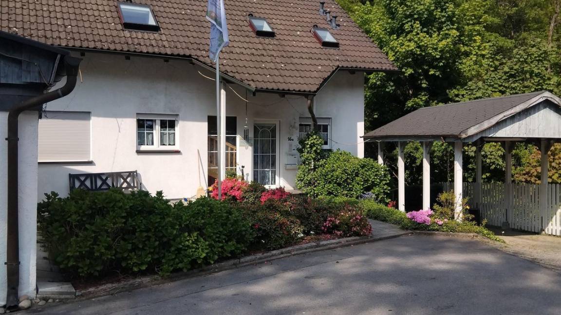 80 M² Ferienwohnung ∙ 2 Schlafzimmer ∙ 4 Gäste - Remscheid