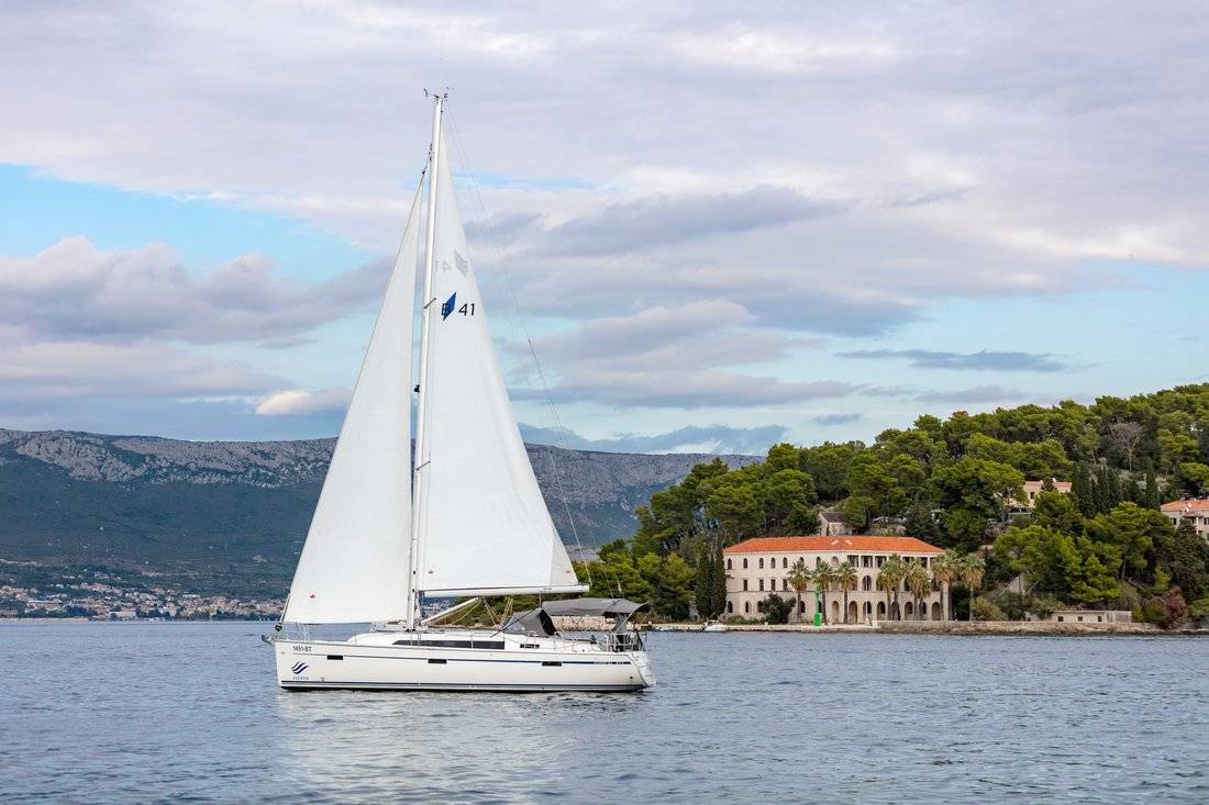 Hausboot ∙ 2 Schlafzimmer ∙ 4 Gäste - Split