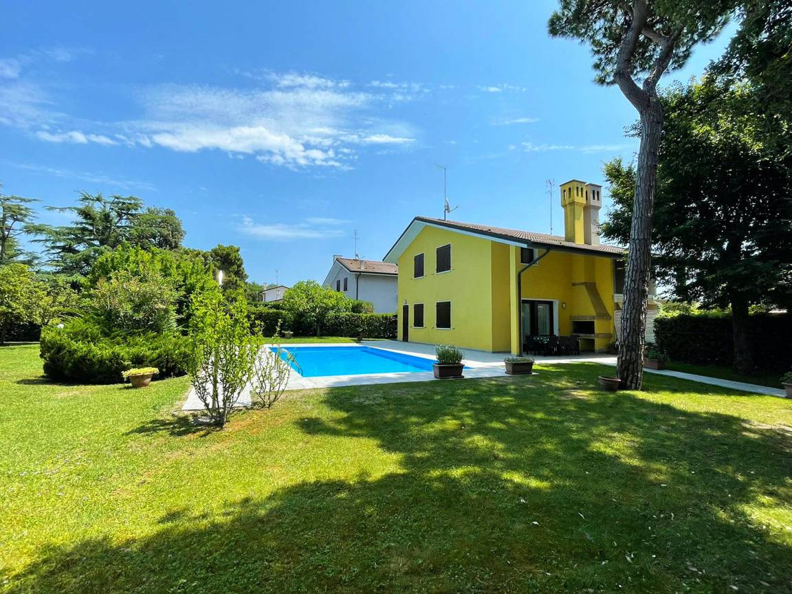 100 M² Villa ∙ 4 Bedrooms ∙ 7 Guests - Albarella