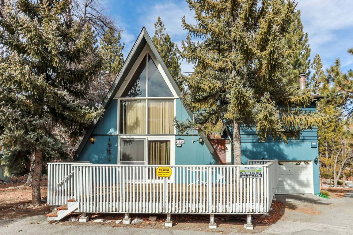 181 M² Cabin ∙ 4 Bedrooms ∙ 9 Guests - Big Bear Lake, CA