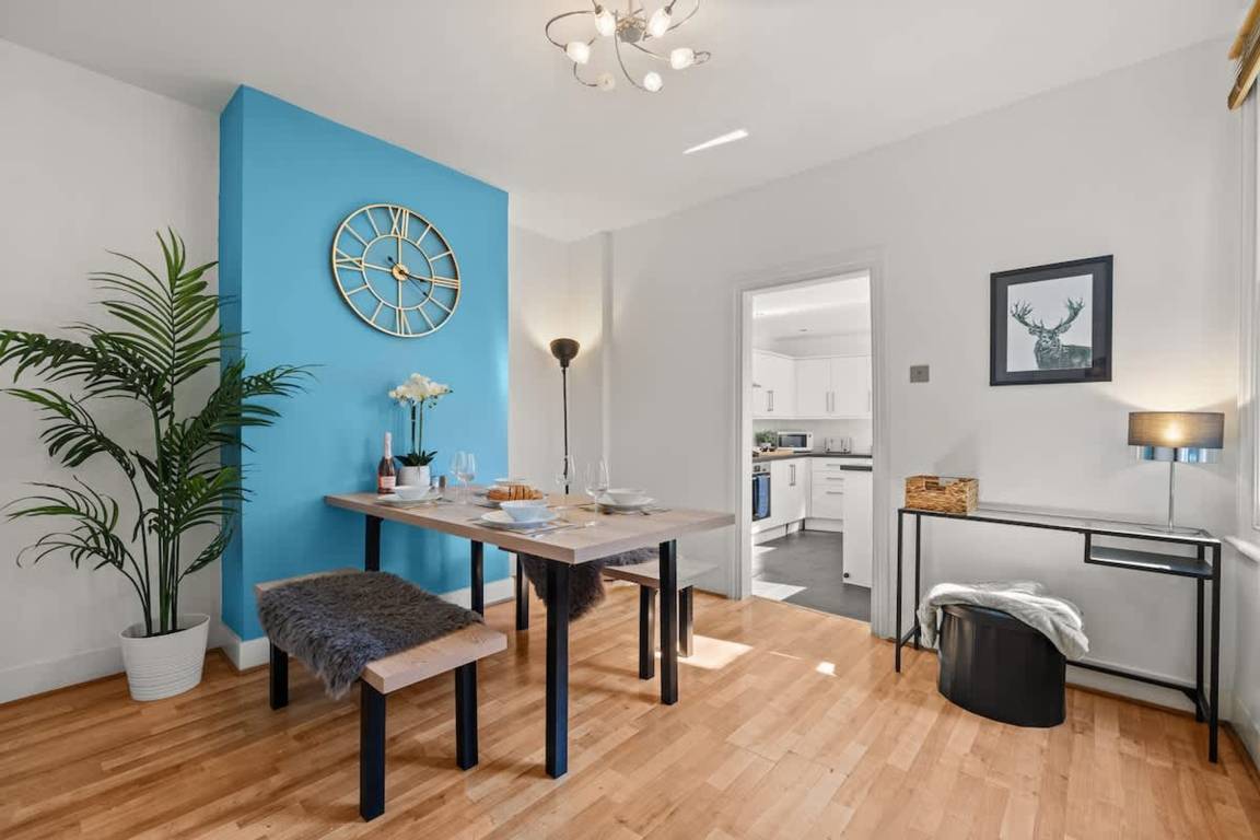 House ∙ 4 Bedrooms ∙ 9 Guests - Epsom