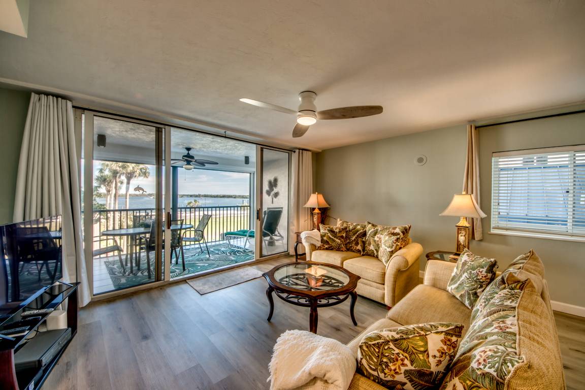 Apartment ∙ 2 Bedrooms ∙ 4 Guests - Fort Myers Beach, FL