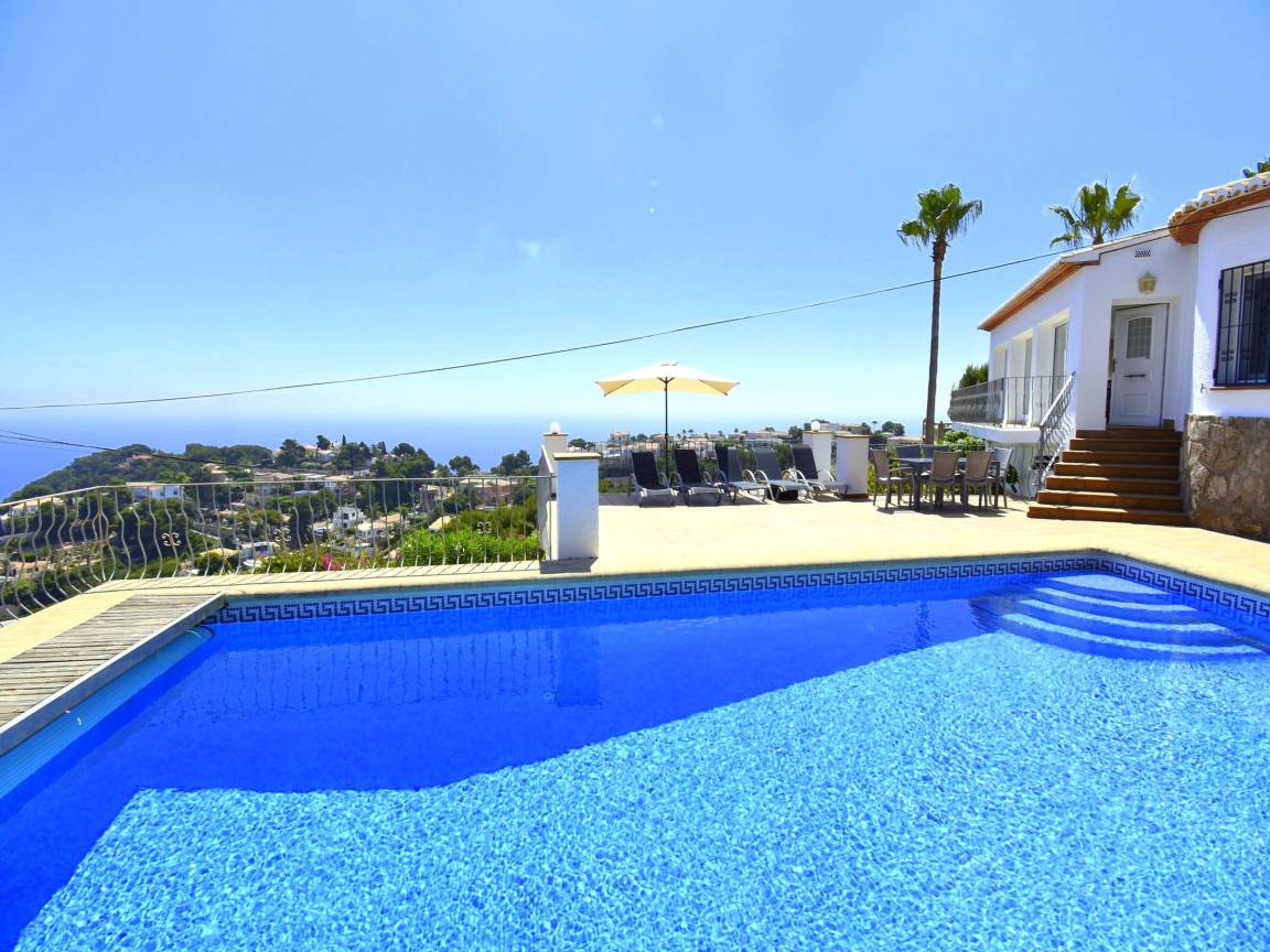 150 M² Chalet ∙ 3 Habitaciones ∙ 6 Huéspedes - Jávea