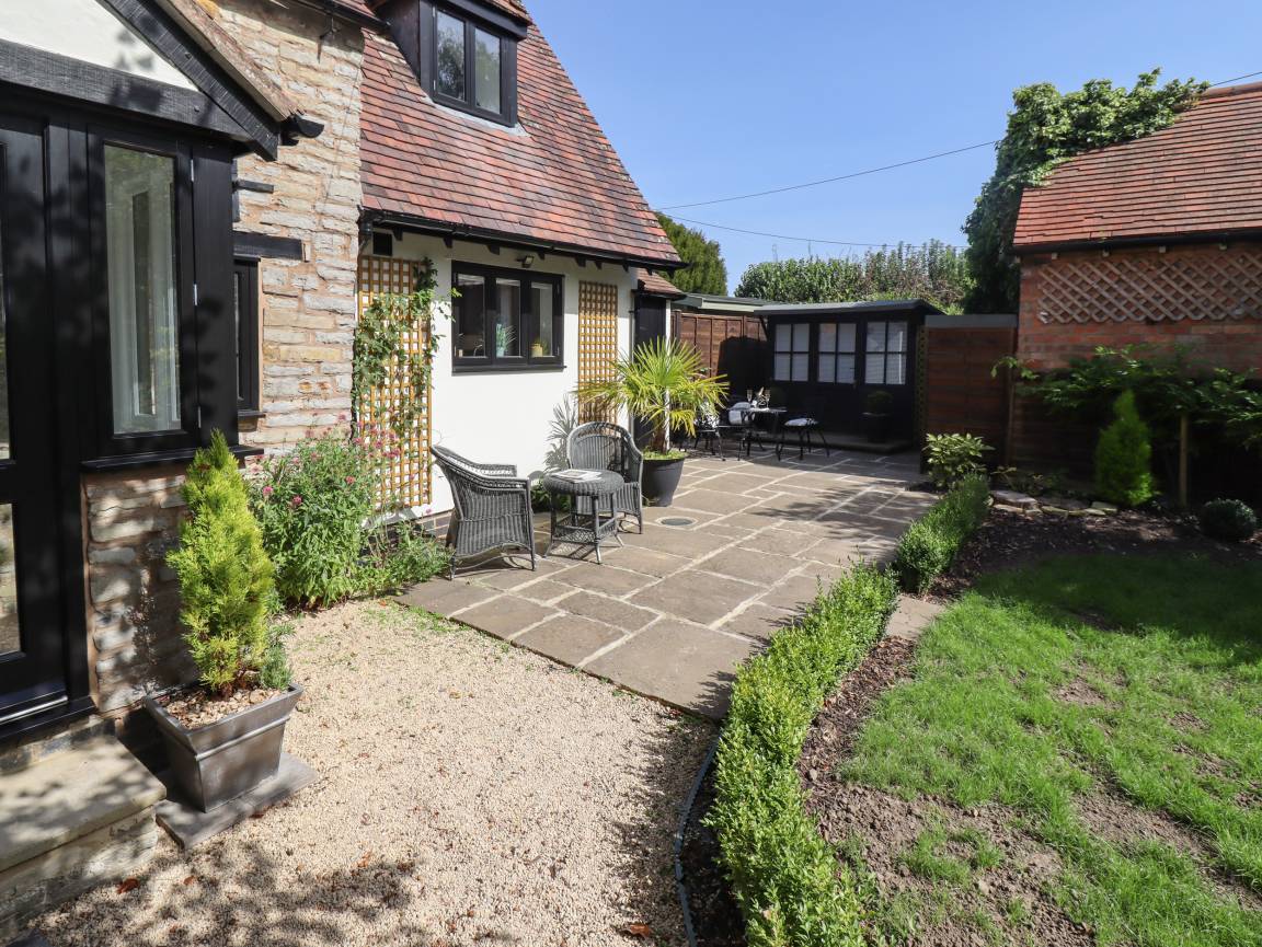 Cottage ∙ 2 Bedrooms ∙ 4 Guests - Evesham