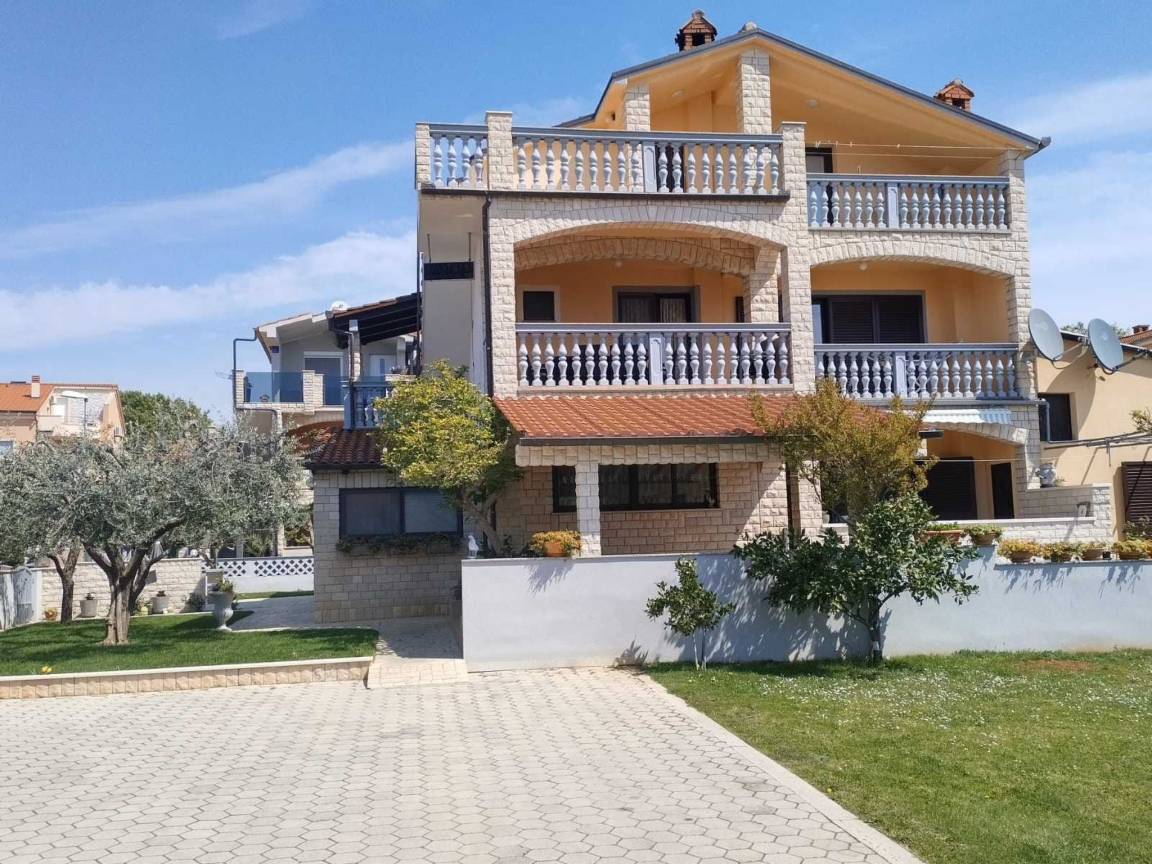 95 M² Ferienwohnung ∙ 3 Schlafzimmer ∙ 6 Gäste - Medulin