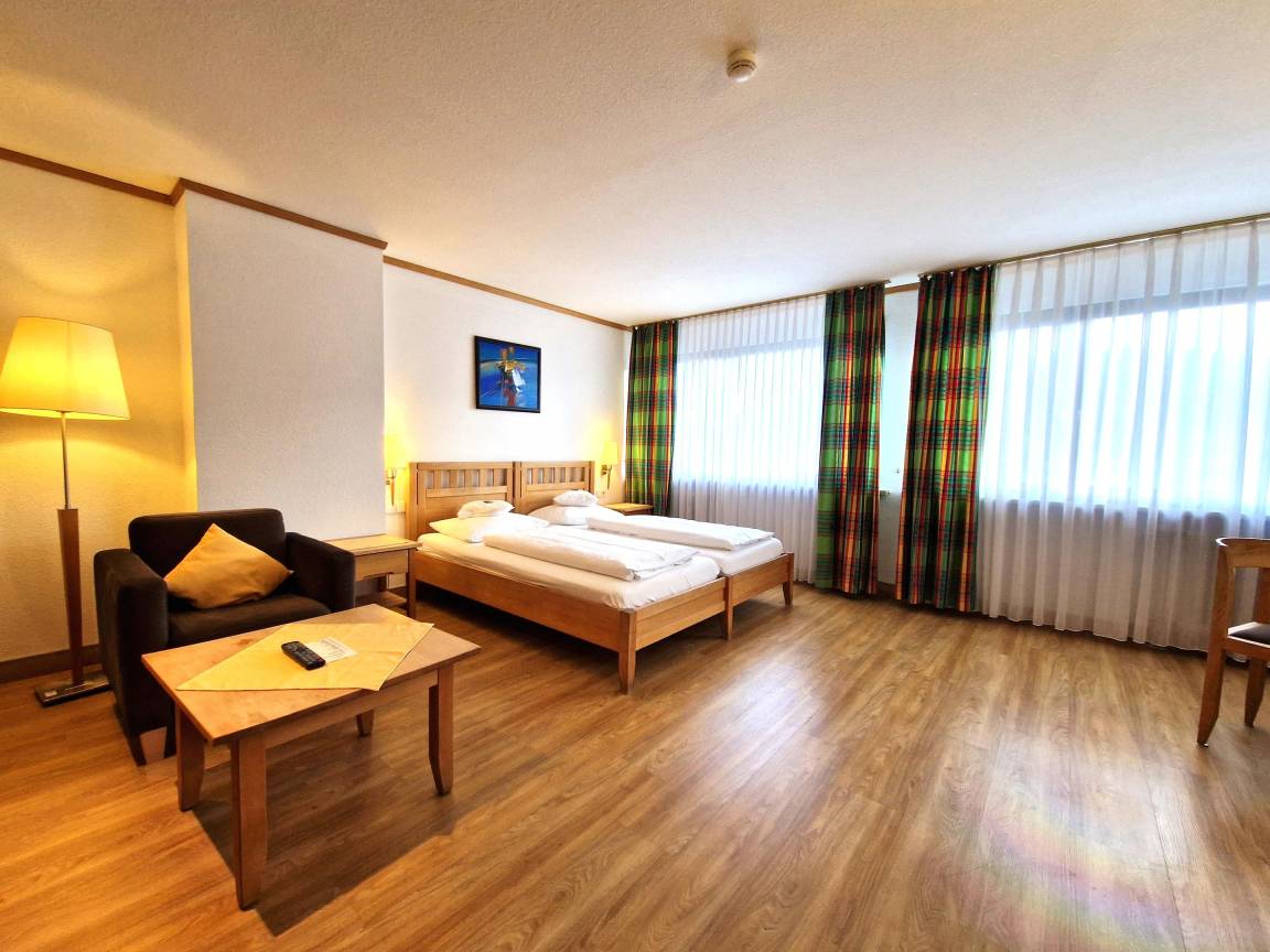 Hotel ∙ 4 Guests - Göppingen