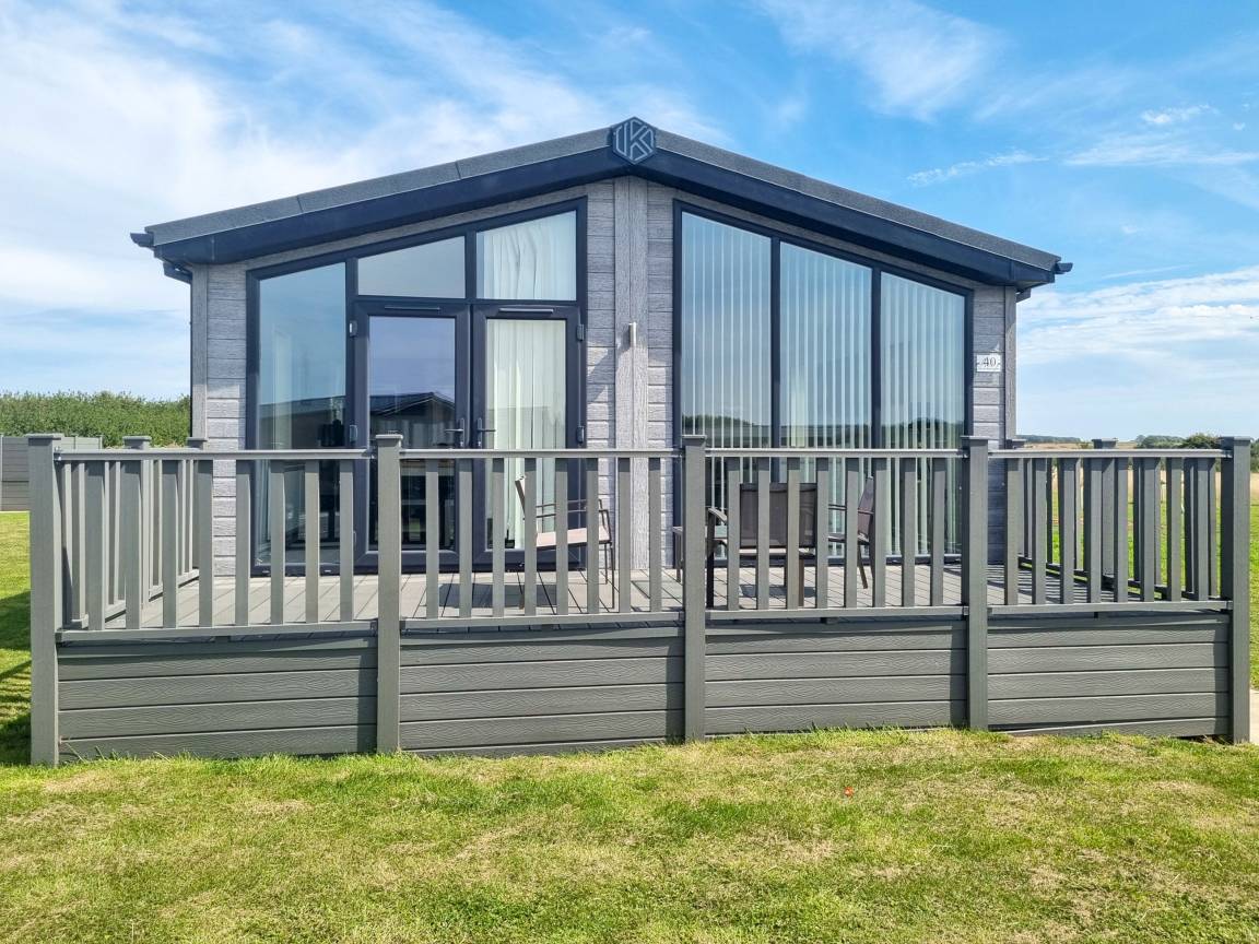 Cottage ∙ 2 Bedrooms ∙ 4 Guests - Withernsea