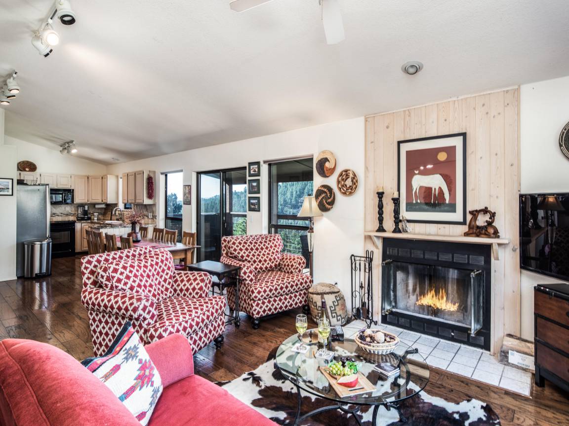 221 M² Cabin ∙ 4 Bedrooms ∙ 8 Guests - Ruidoso, NM