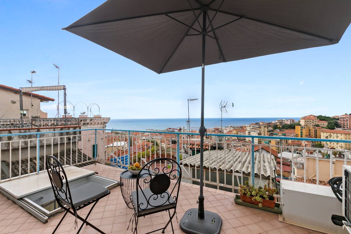 70 M² House ∙ 2 Bedrooms ∙ 5 Guests - Sanremo