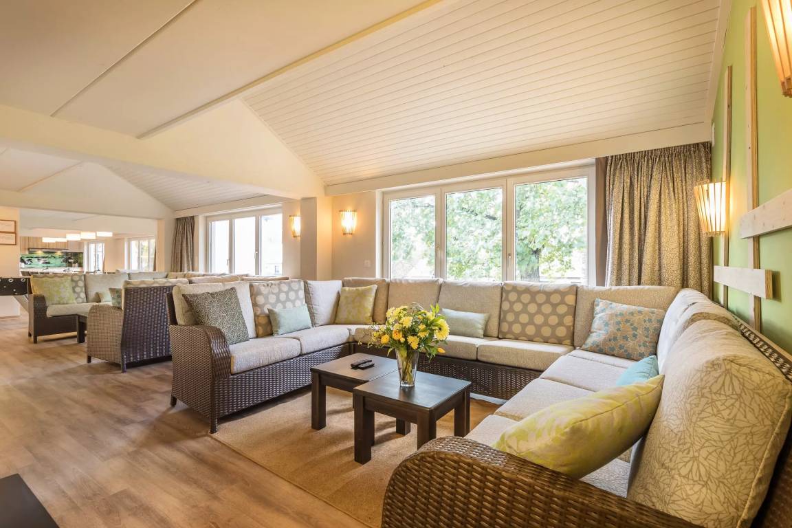 211 M² Caravan ∙ 9 Slaapkamers ∙ 18 Gasten - Vielsalm