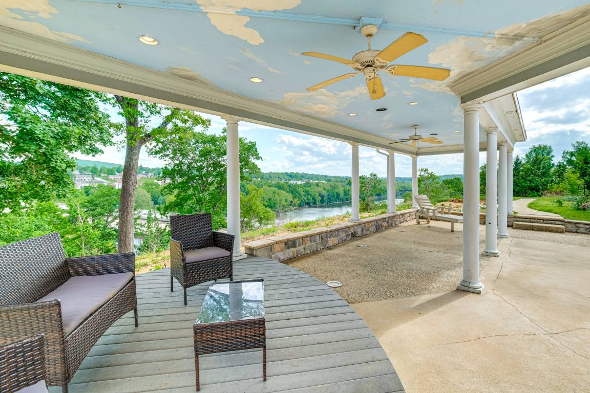 324 M² House ∙ 5 Bedrooms ∙ 10 Guests - Radford University, Radford