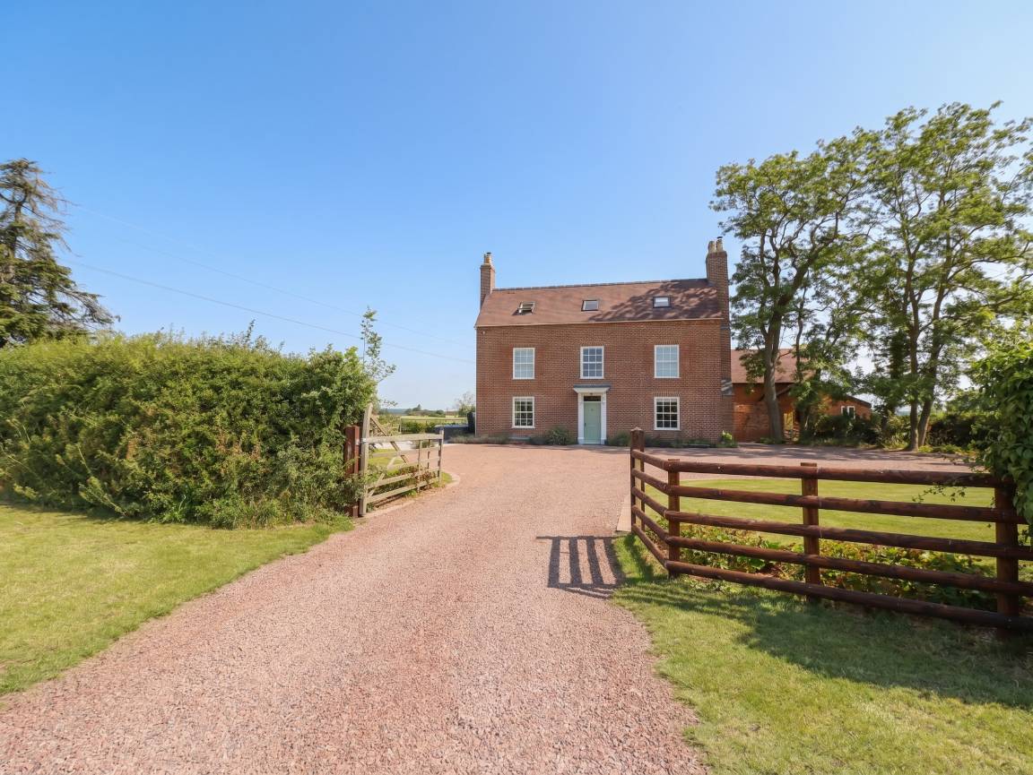 Cottage ∙ 6 Bedrooms ∙ 12 Guests - Worcester