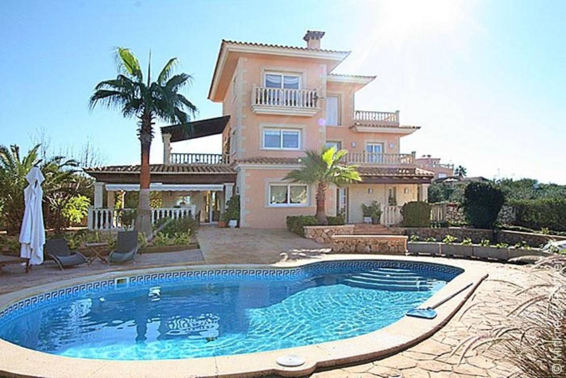 204 M² Villa ∙ 5 Habitaciones ∙ 10 Huéspedes - El Arenal
