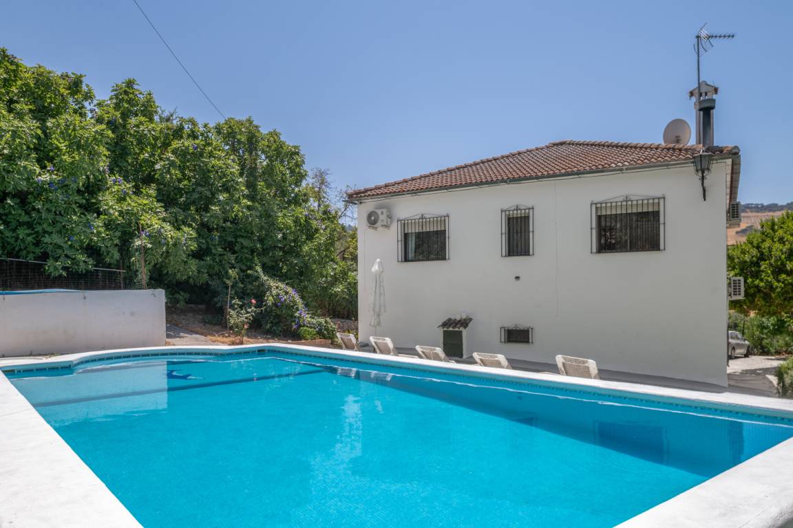 206 M² Chalet ∙ 5 Habitaciones ∙ 15 Huéspedes - Grazalema