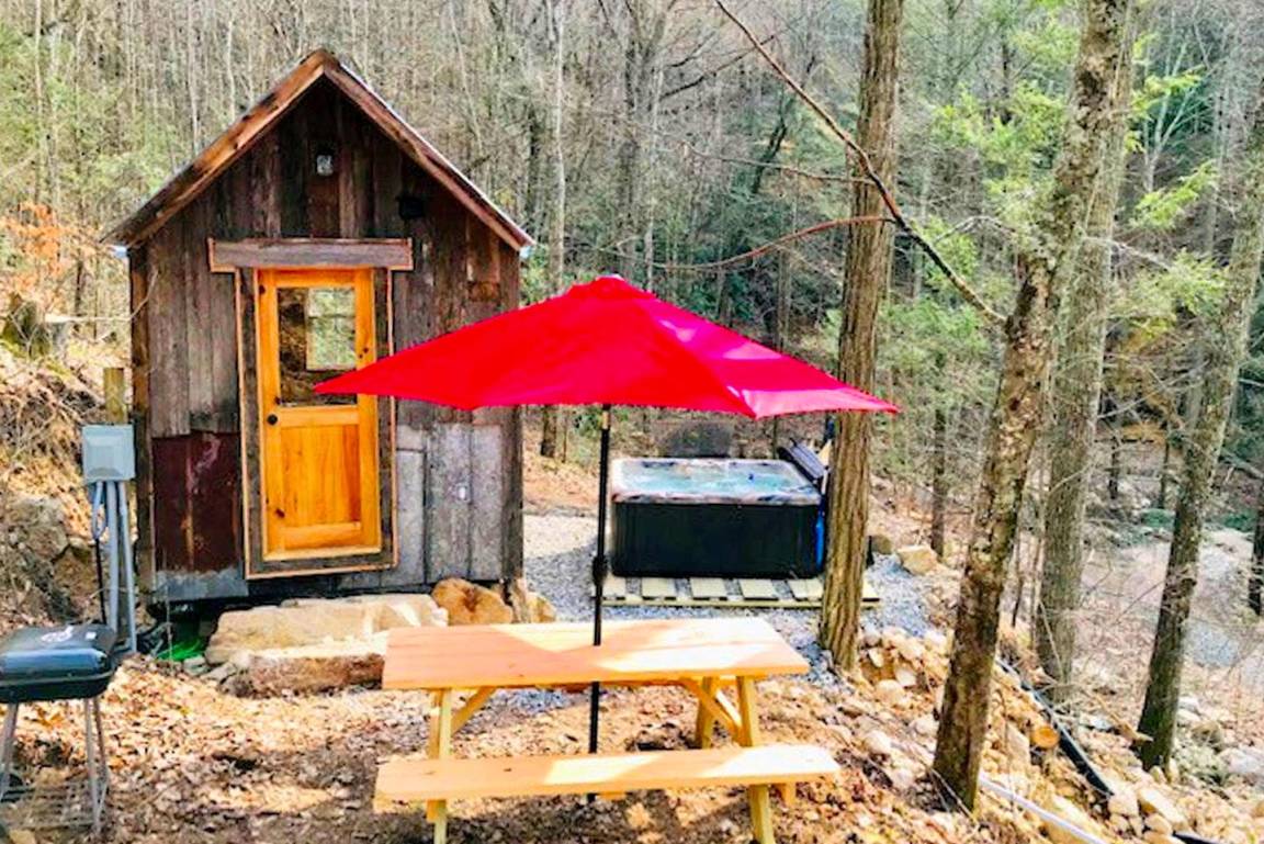 House ∙ 1 Bedroom ∙ 2 Guests - Cosby, TN