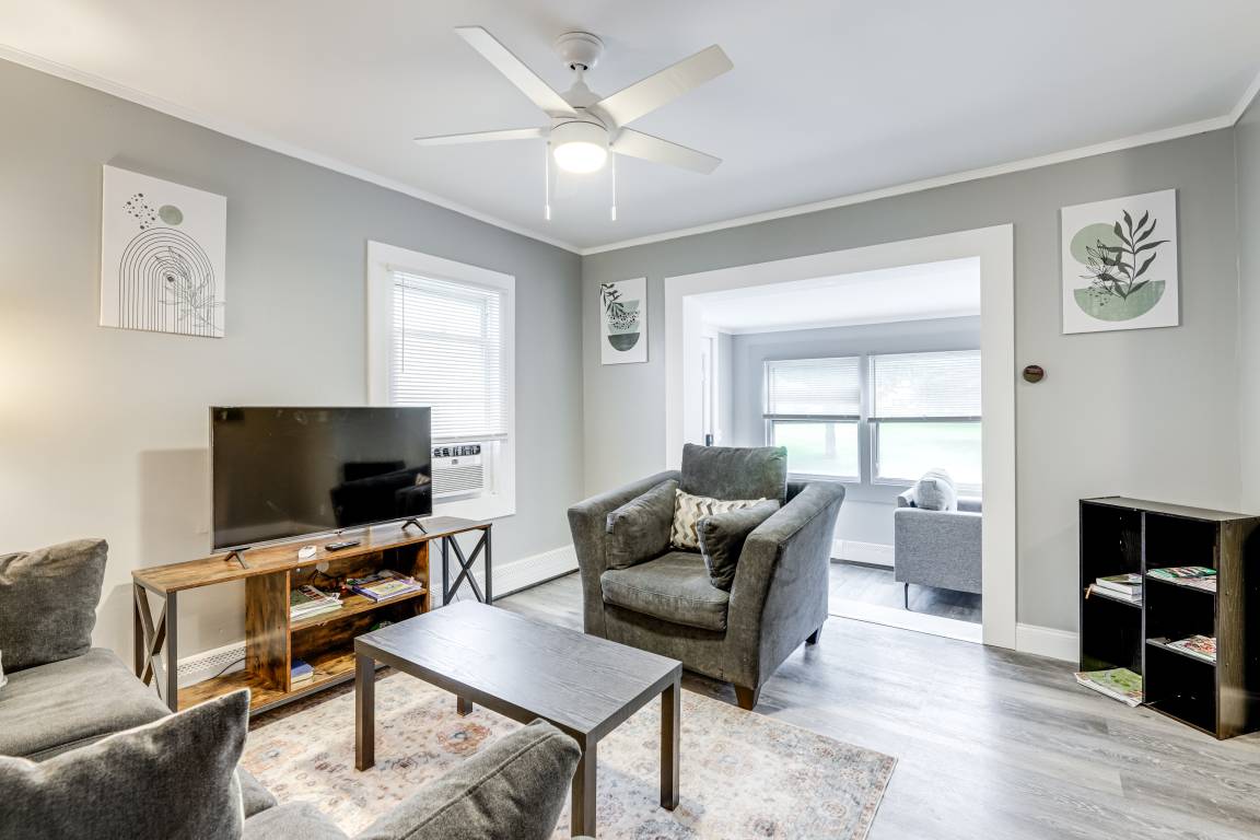 83 M² Apartment ∙ 2 Bedrooms ∙ 6 Guests - Southampton, MA