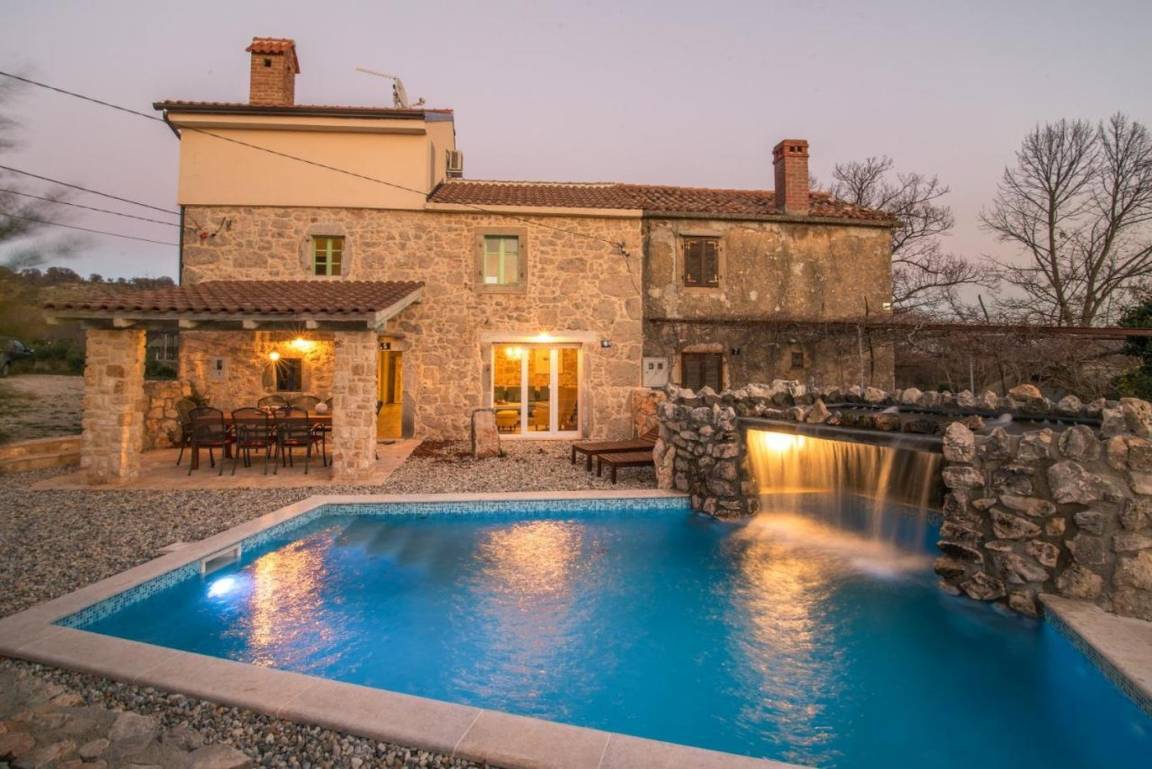 160 M² House ∙ 4 Bedrooms ∙ 11 Guests - Krk