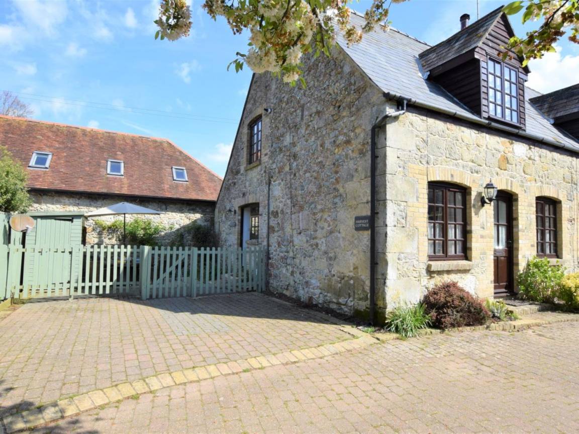 Cottage ∙ 2 Bedrooms ∙ 4 Guests - Shanklin