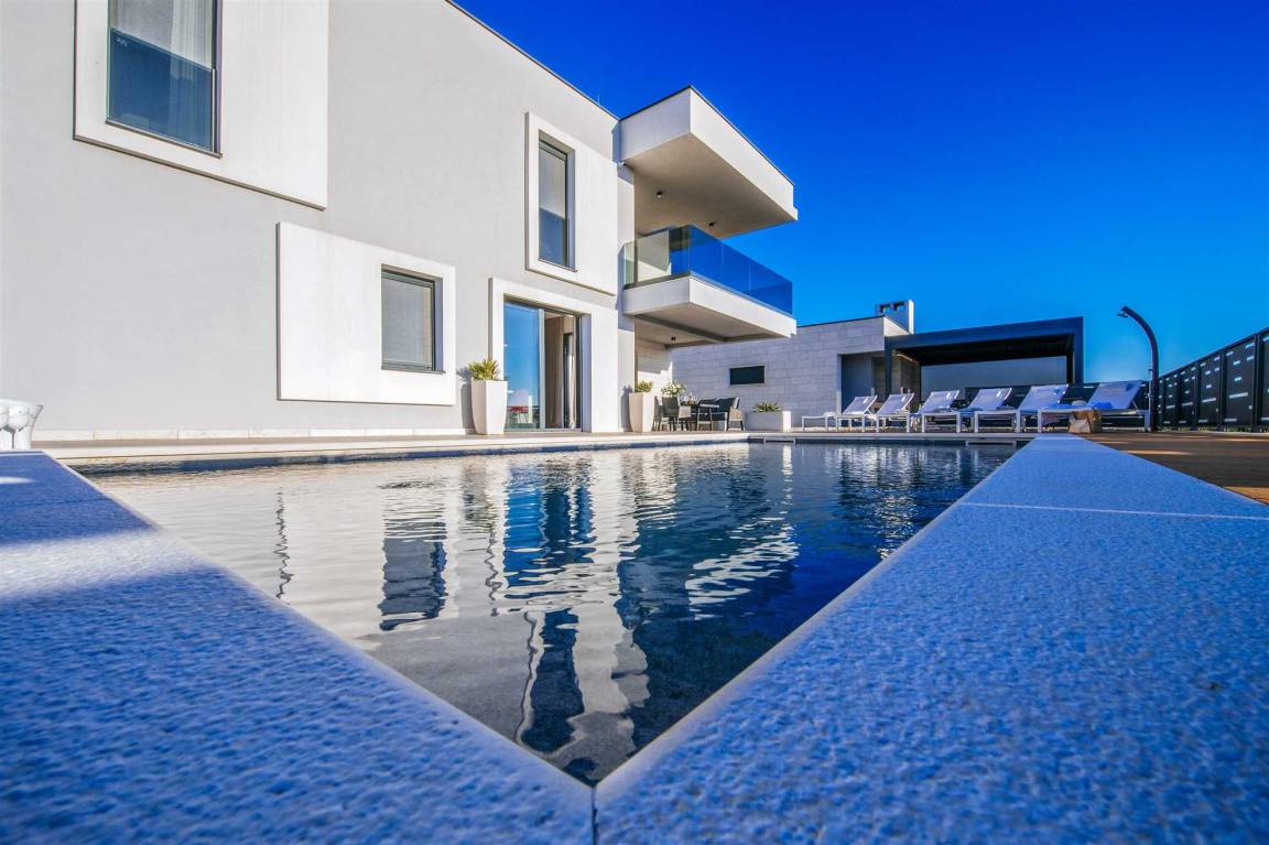 304 M² Villa ∙ 4 Schlafzimmer ∙ 8 Gäste - Bibinje