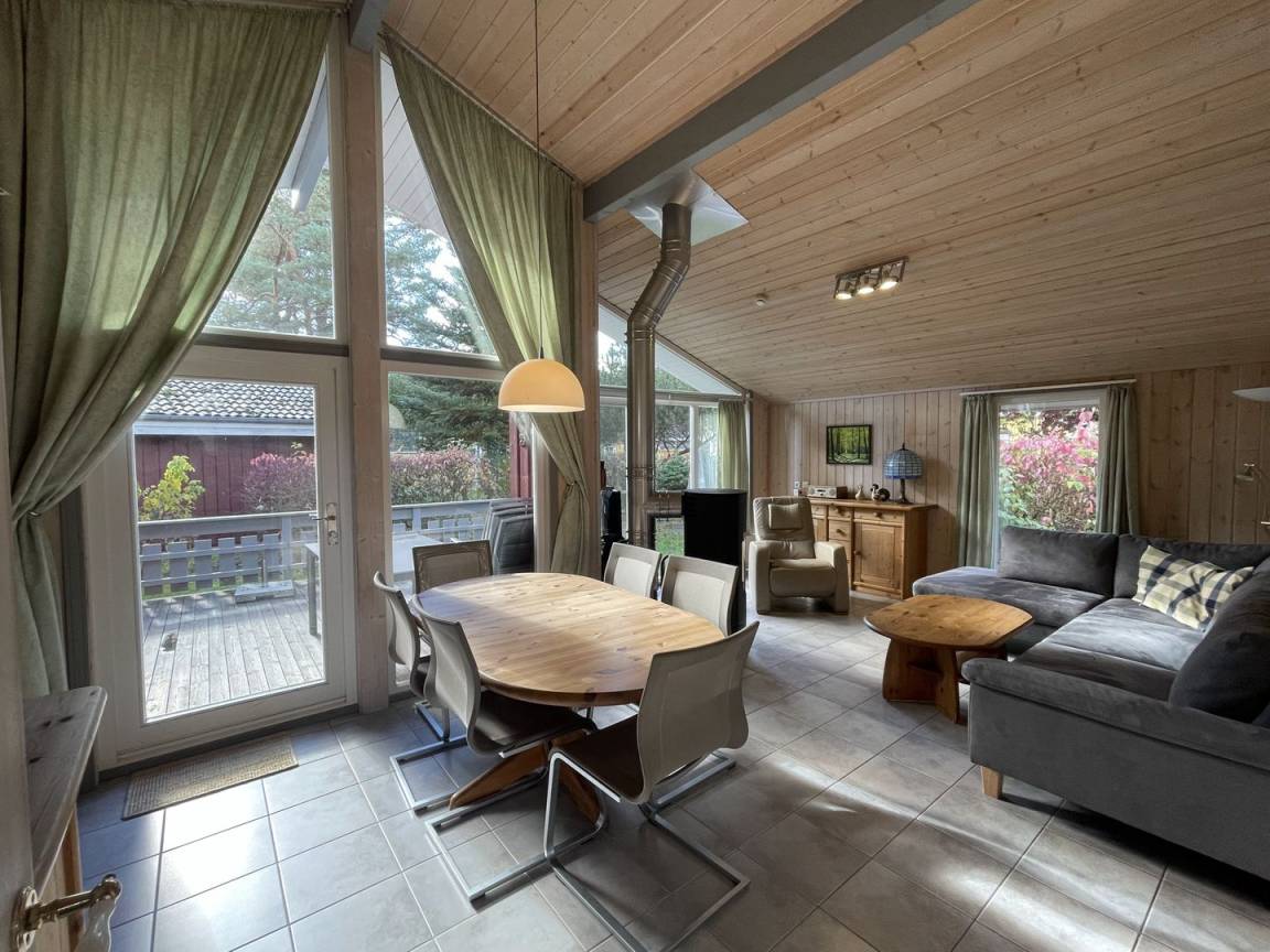 77 M² Ferienhaus ∙ 2 Schlafzimmer ∙ 4 Gäste - Userin