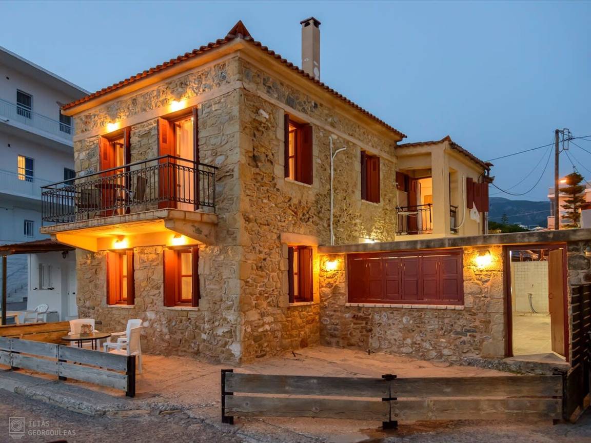 Ferienhaus ∙ 4 Schlafzimmer ∙ 8 Gäste - Kalamata