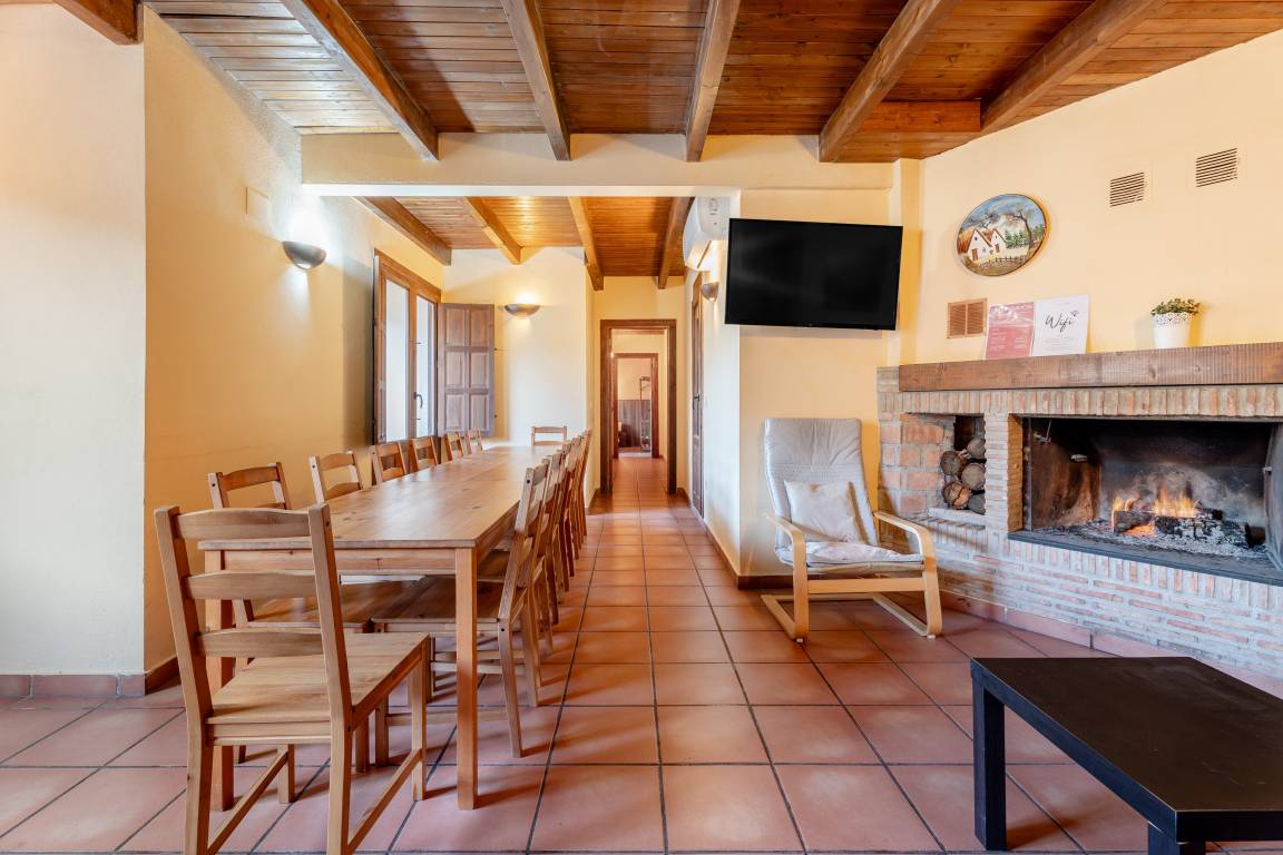 400 M² Casa ∙ 7 Habitaciones ∙ 20 Huéspedes - Sot de Chera