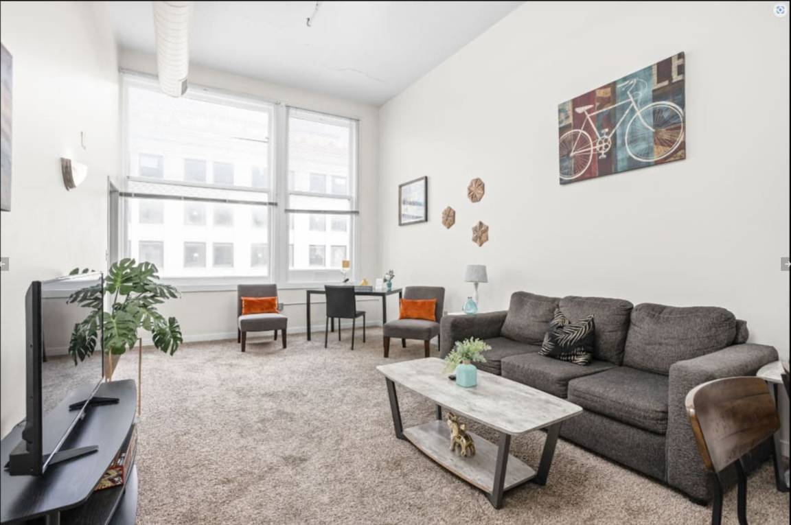 Apartment ∙ 2 Bedrooms ∙ 6 Guests - Indianapolis, IN
