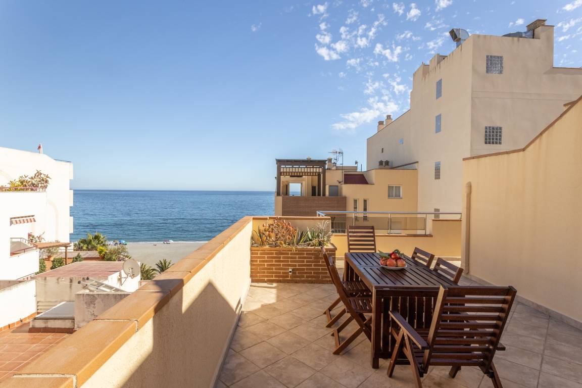 90 M² Apartamento ∙ 2 Habitaciones ∙ 6 Huéspedes - Almuñécar