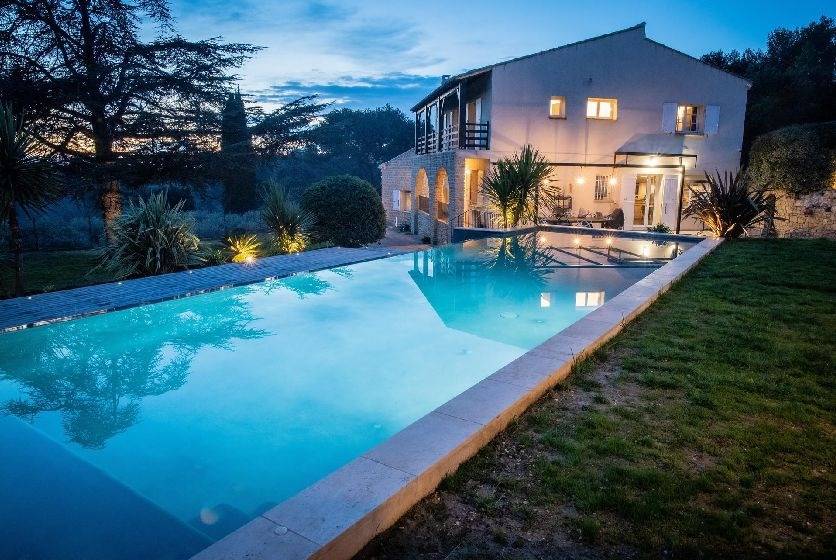 450 M² Villa ∙ 6 Chambres ∙ 12 Personnes - Miramas