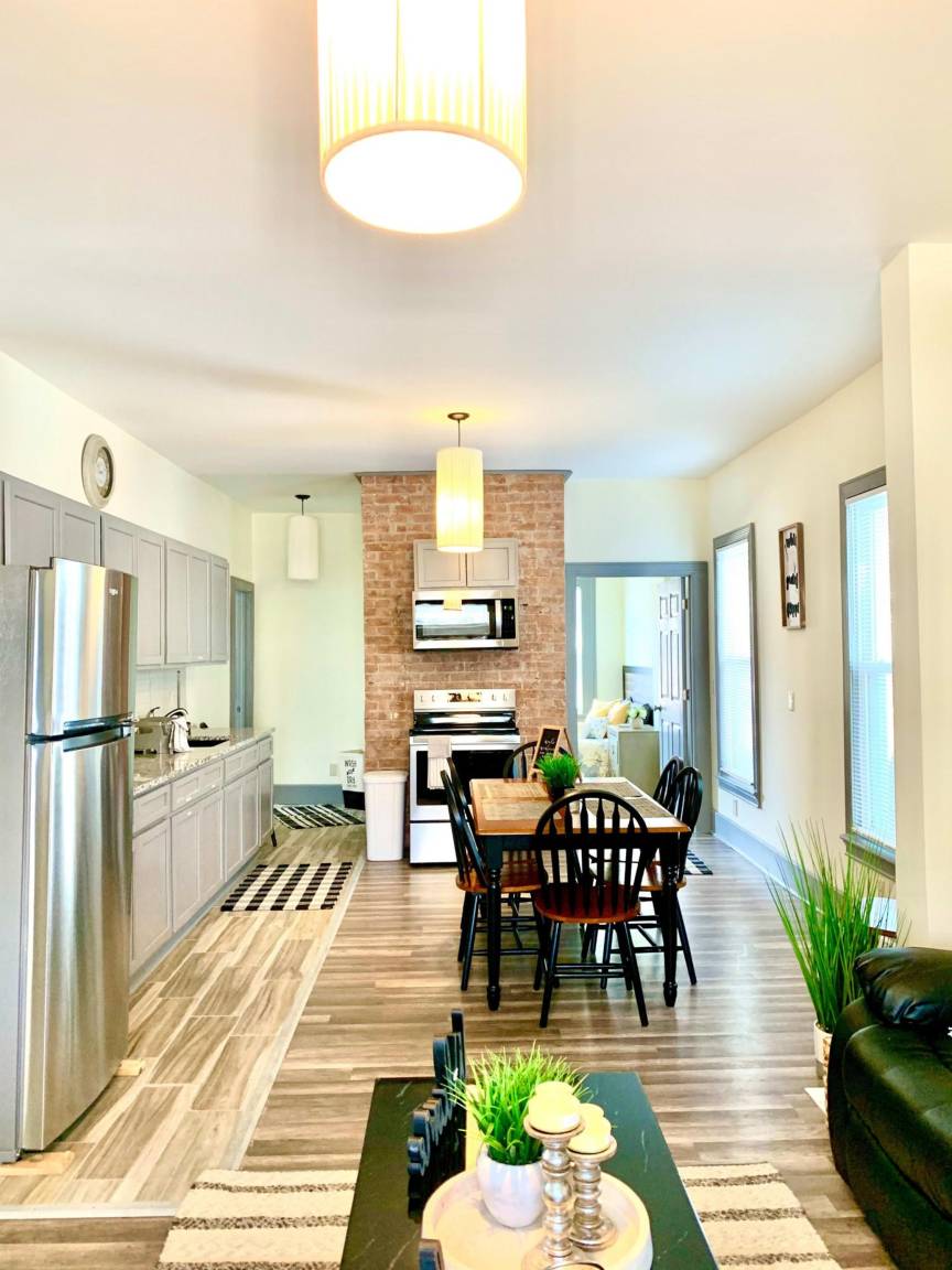 House ∙ 6 Bedrooms ∙ 13 Guests - Niagara Falls