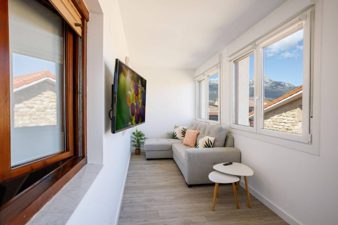 99 M² Huis ∙ 4 Slaapkamers ∙ 8 Gasten - Elciego