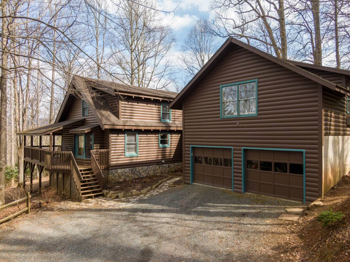 House ∙ 3 Bedrooms ∙ 13 Guests - North Carolina