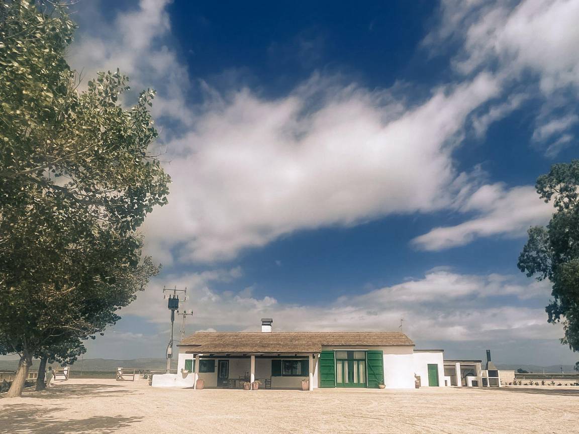 170 M² Cottage ∙ 4 Bedrooms ∙ 12 Guests - Deltebre