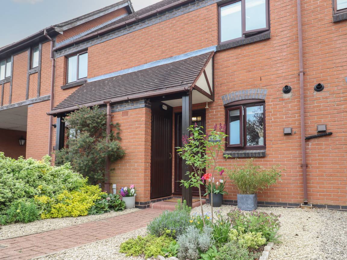 Cottage ∙ 2 Bedrooms ∙ 4 Guests - Stratford-upon-Avon