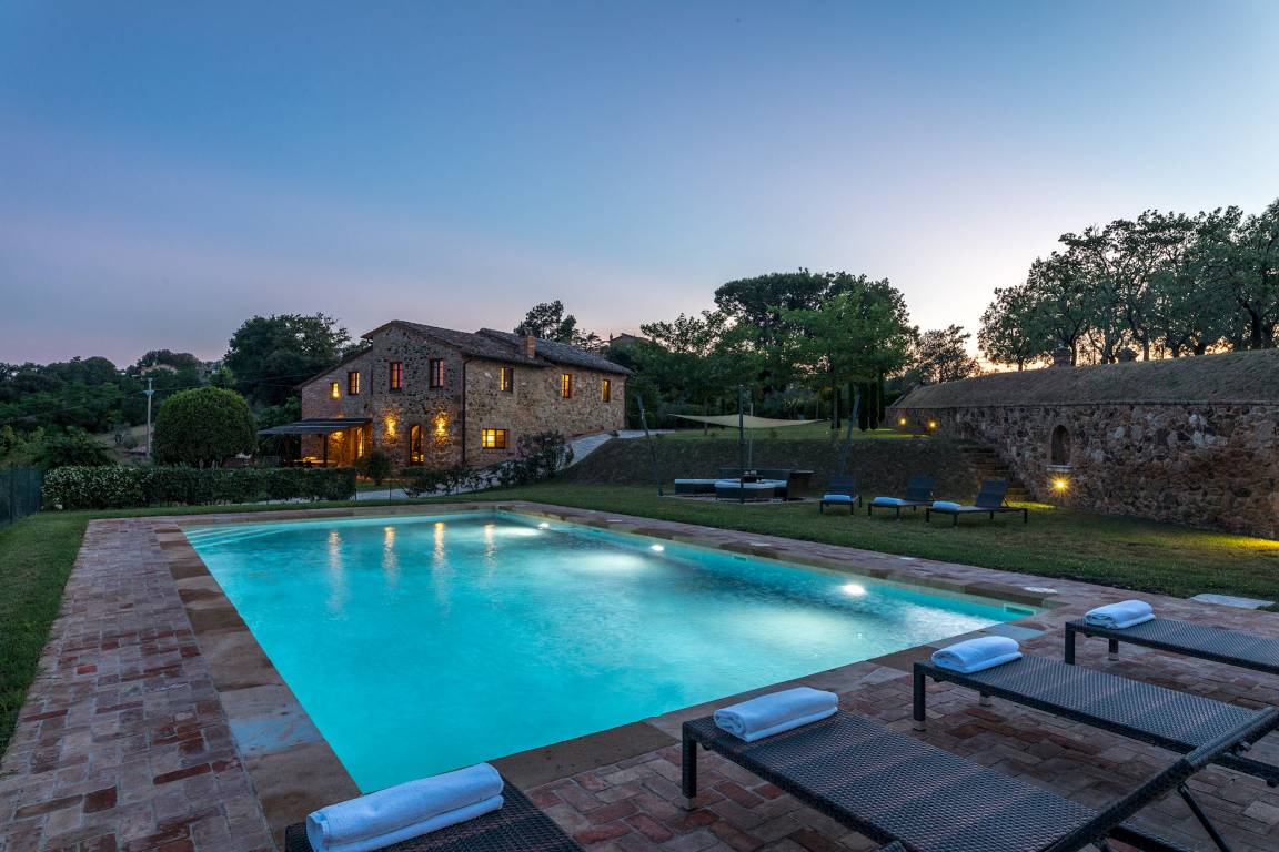 200 M² Villa ∙ 4 Bedrooms ∙ 9 Guests - Montepulciano