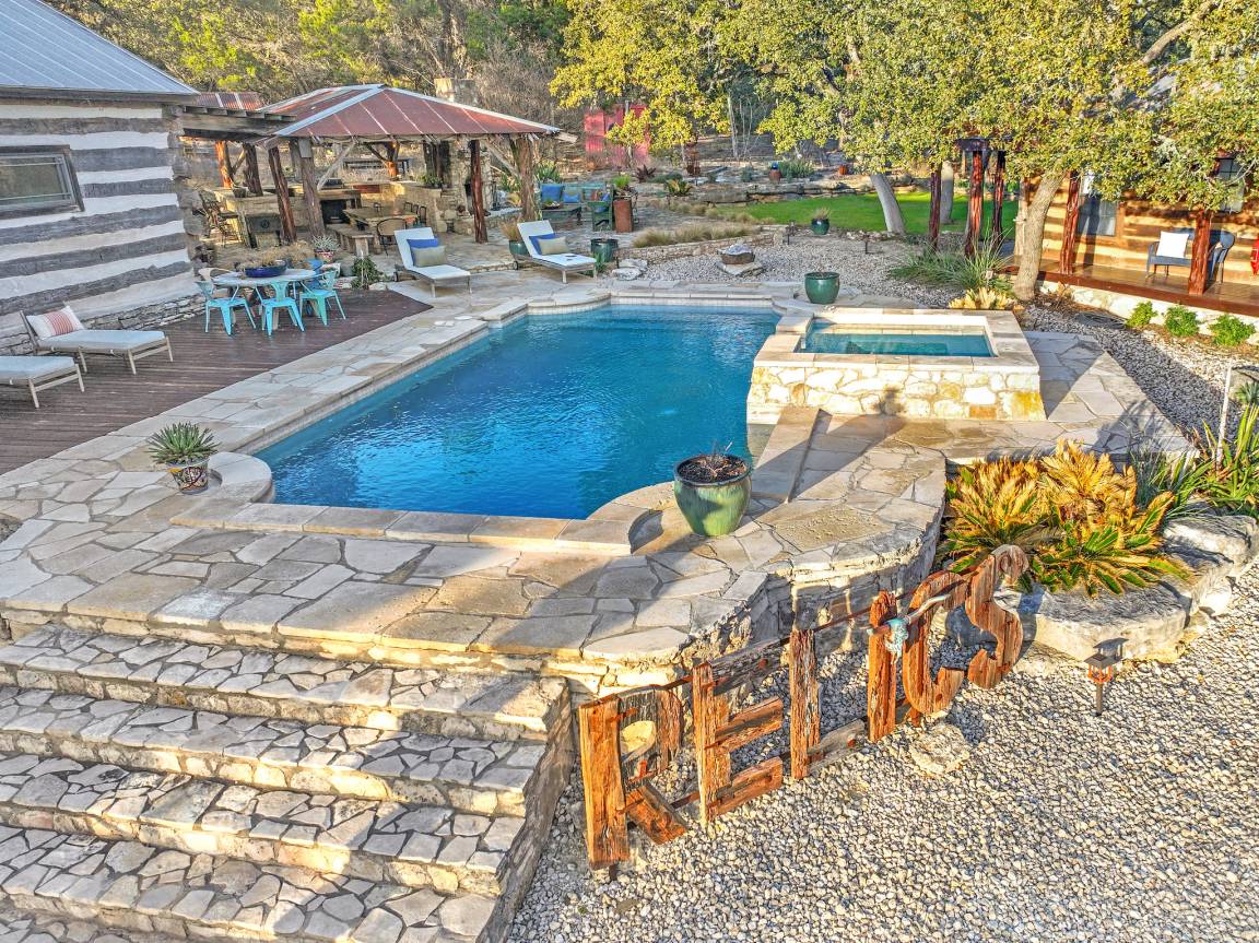 465 M² House ∙ 5 Bedrooms ∙ 14 Guests - Wimberley, TX