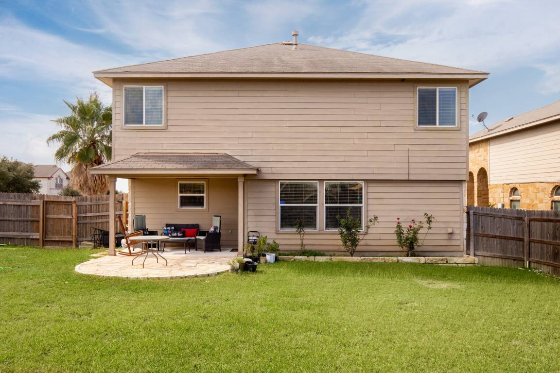 214 M² House ∙ 4 Bedrooms ∙ 8 Guests - New Braunfels, TX
