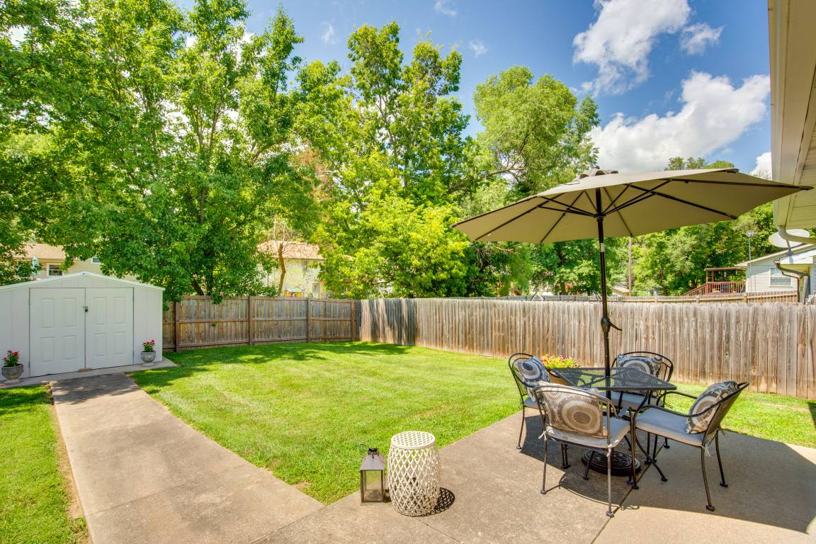 86 M² House ∙ 2 Bedrooms ∙ 4 Guests - Saint Joseph, MO